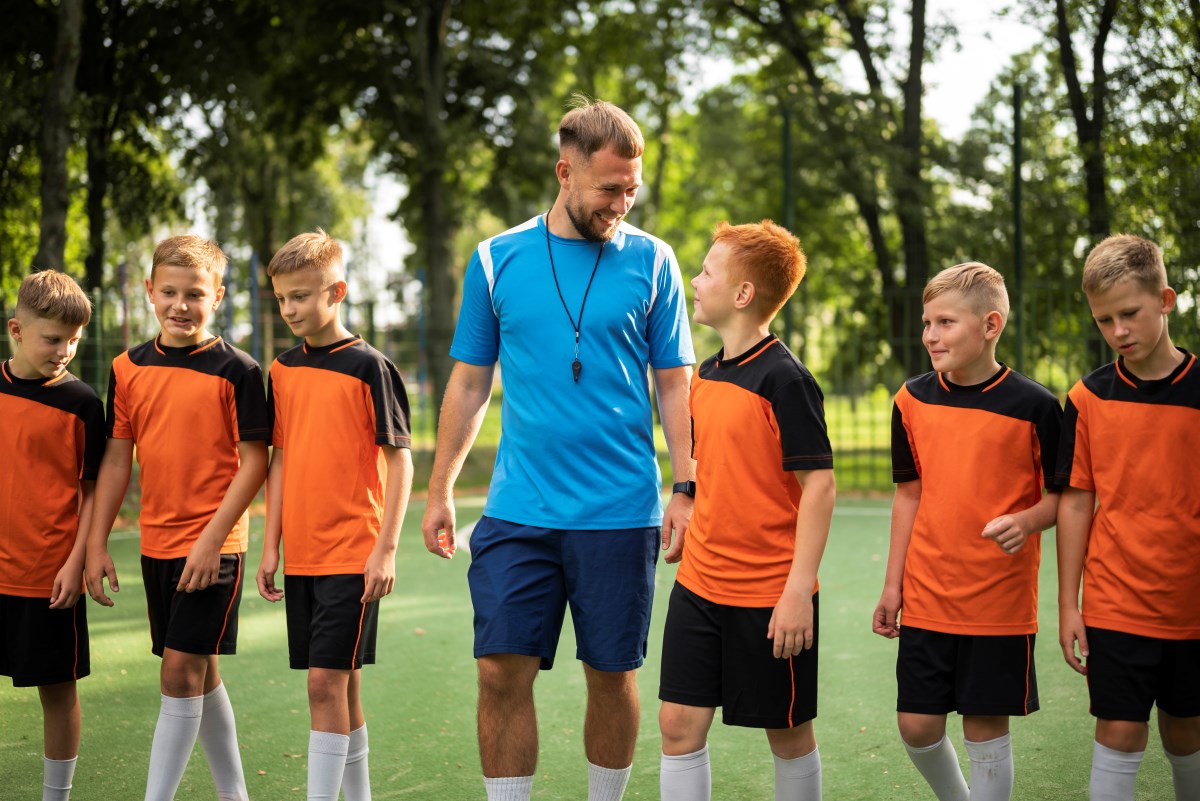 HOW TO DESIGN A PERFECT SPORTS UNIFORM FOR SCHOOL KIDS - AttireCorp