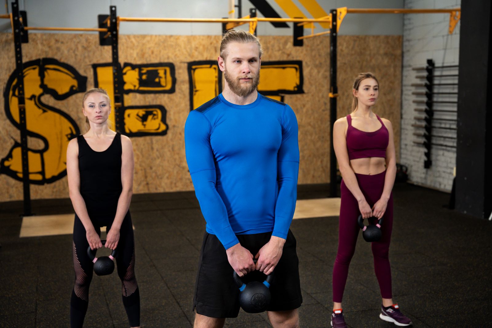What to Wear at the Gym: An Ultimate Attire Guide for Men and Women ...